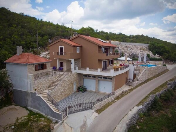 Family Friendly House With A Swimming Pool Zagvozd, Zagora (K-20945) - 마카르스카