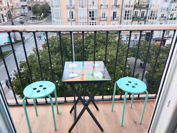 Piso Muy Céntrico Reformado  Y Soleado - Solares