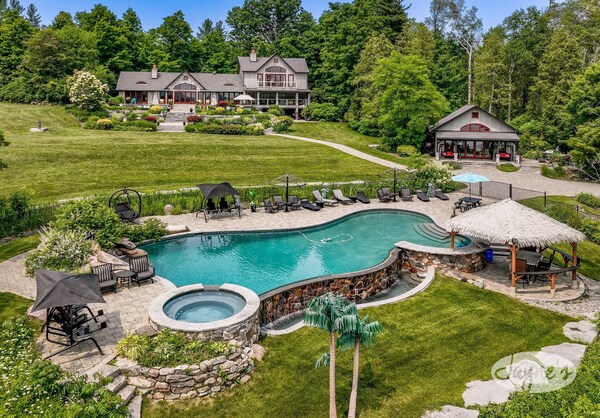 7 Bed 8 Bath Cottage On Lake Simcoe, 730' Frontage, South Exposure! - Barrie