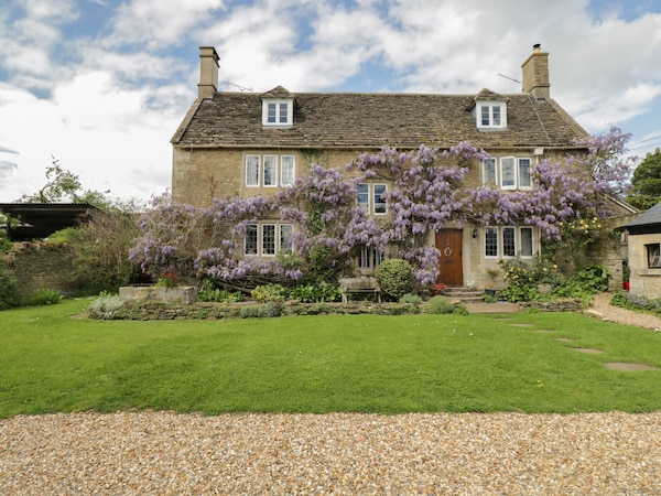 Reybridge House, Pet Friendly, Character Holiday Cottage In Lacock - Bradford-on-Avon