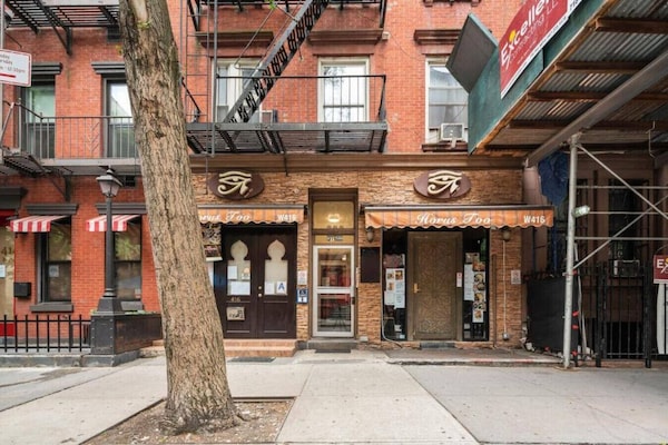 Walk To Time Square! Cozy Studio - Bryant Park, NY