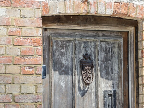 Star Cottage, Pet Friendly, Character Holiday Cottage In Eastbourne - Eastbourne