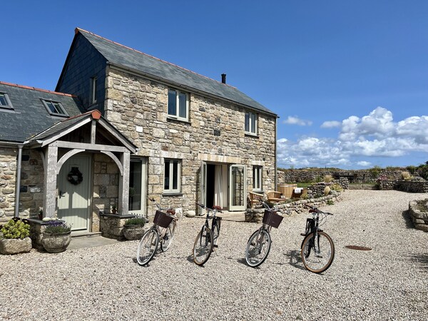 The Riblows, Cape Cornwall, Pet Friendly, With Hot Tub In St Just - Saint Just