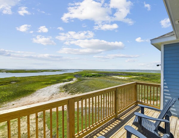 Bayfront Nirvana! | Bay Views, Near Local Sights - Galveston, TX