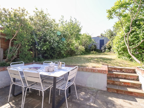 Long View, Family Friendly, With Open Fire In Southwold - Southwold