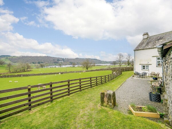 Shepherds Cottage, Family Friendly, With Hot Tub In Hawkshead - Hawkshead
