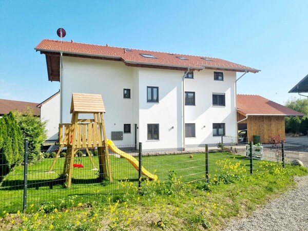 Moderne Souterrainwohnung Im Münchner Landkreis - Ebersberg