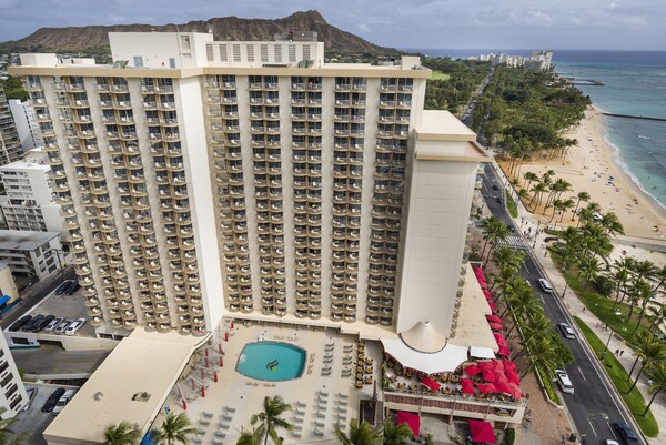 Short Distance From The Well Known Sites! 2 Family-friendly Units, Pool - Honolulu