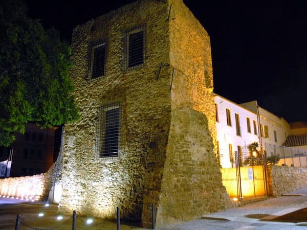 1 Bedroom Apartment In Iglesias - Buggerru