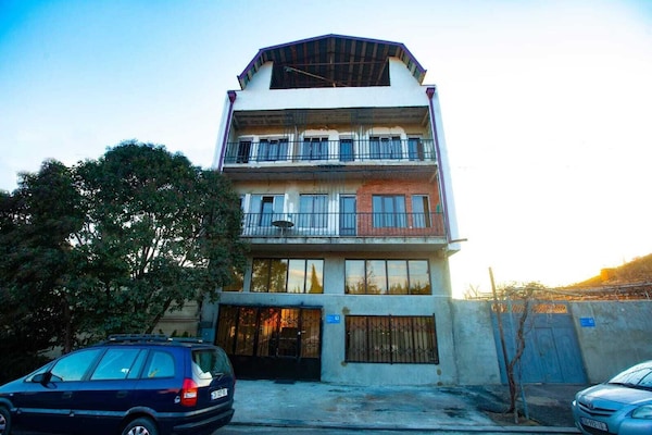 Budgeted Hotel Suites Tbilisi Isani - Tiflis
