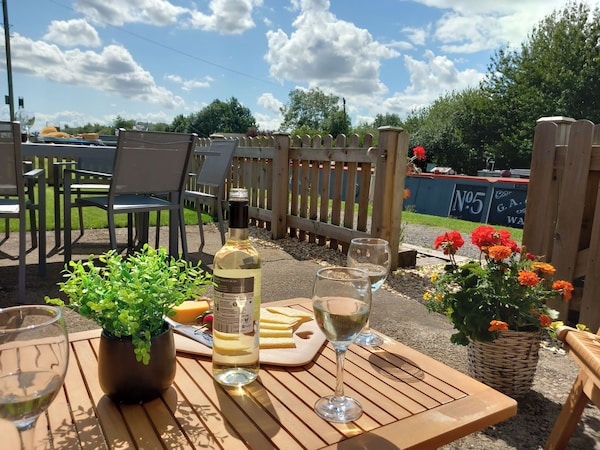 The Moorings, Pet Friendly, Character Holiday Cottage In Wakefield - Wakefield