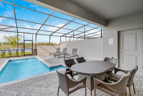 Lakeview Davenport 5br Corner Townhome Pool Loft - Davenport, FL