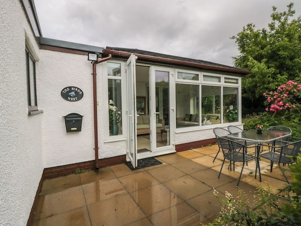 The Bird's Nest, Pet Friendly, With A Garden In Bowness-on-windermere - Windermere