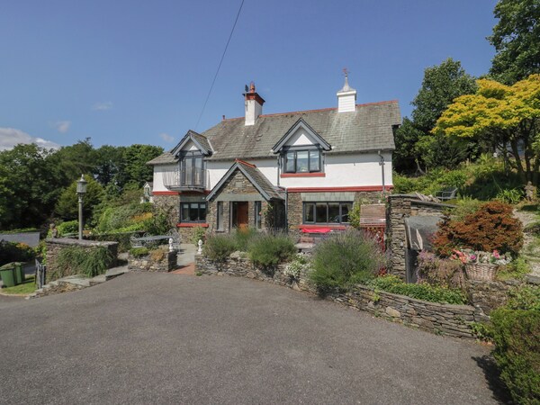 Storrs Lodge, Pet Friendly, With A Garden In Bowness-on-windermere - Bowness-on-Windermere