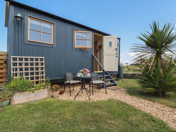 Dot May, Romantic, With A Garden In Polzeath - Wadebridge