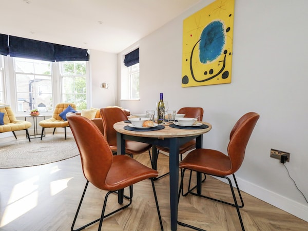 Flat 6, Thornlow Heights, Family Friendly In Weymouth -