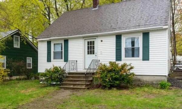 Cozy Home In Bangor Maine - Bangor, ME
