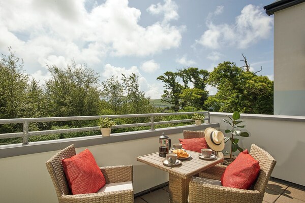 Dingle View Apartment By Stay Yna. - An Daingean