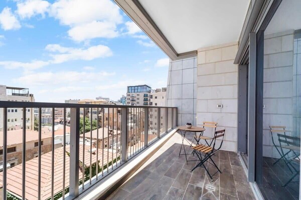 Dreamy 2 Bedroom In Best Location/parking - Jerusalem