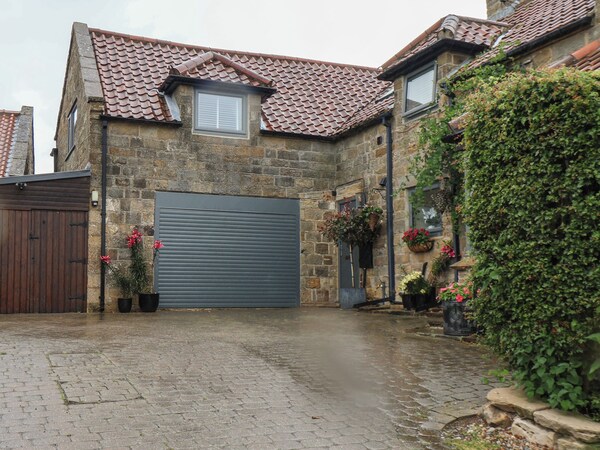 Brambles Apartment, Character Holiday Cottage In Ruswarp - Goathland