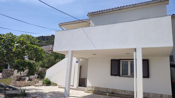 One Bedroom Apartment With Air-conditioning Vinjerac, Zadar (A-21399-a) - Starigrad