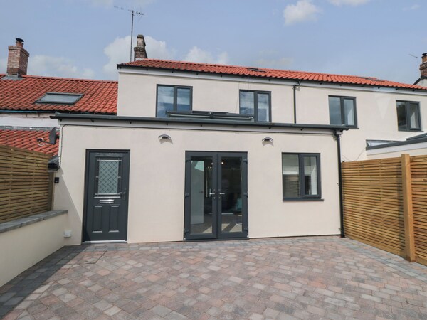 1 Staveley Cottages, Pet Friendly, With A Garden In Great Driffield - Driffield