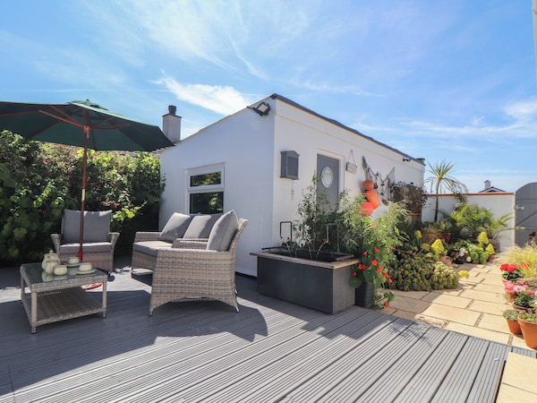Compass Point, Family Friendly, Country Holiday Cottage In Camborne - Pool