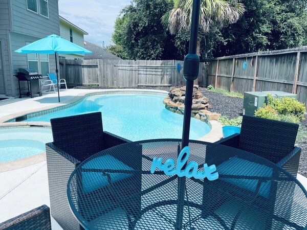 Family-friendly Home With Beautiful Pool And Spa - Humble, TX