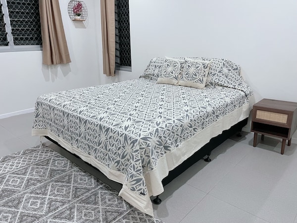 Cozy, Modern, Executive Home 5 Minutes From Apia Town Area - Samoa