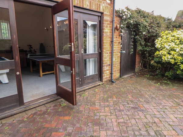 The Haybarn, Pet Friendly, Character Holiday Cottage In Lichfield - West Midlands