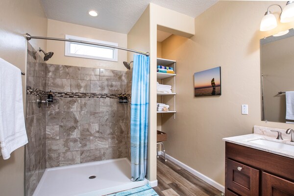 Spacious And Quiet 2 Bedroom Home At The End Of The Road, Near Hospital/downtown - Montana