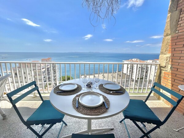 Bel. Wonderful Sea Views, Amazing Terrace And Private Parking - Cadaqués