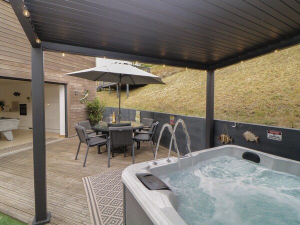 12 Beachdown, Family Friendly, With Hot Tub In Challaborough - Bigbury-on-Sea