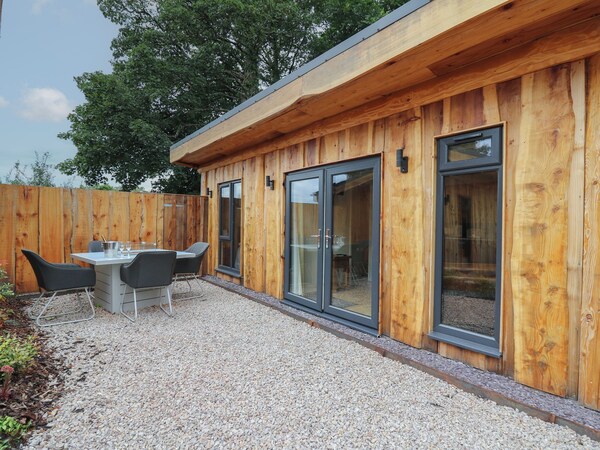 Rhosyn, Pet Friendly, Character Holiday Cottage In Llangadfan - Gwynedd