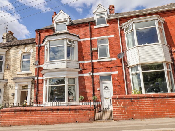 12 Westfield Terrace, Pet Friendly, With A Garden In Loftus - Staithes