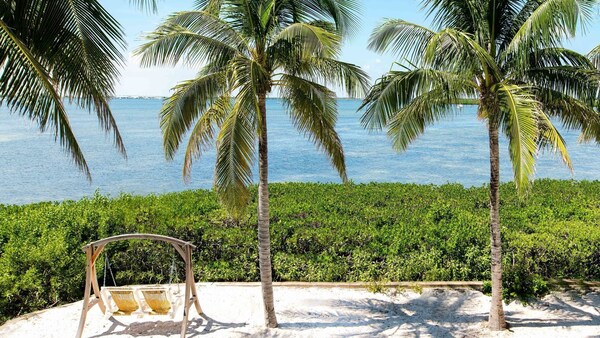Family Fun In Key West With 4 Pools & Free Shuttle! 2 Waterfront Units! - Key West, FL