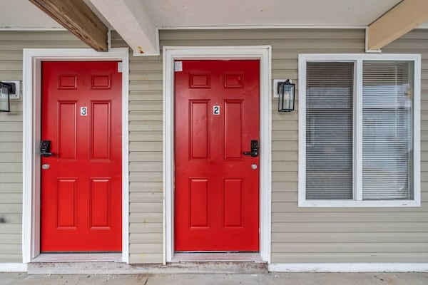 One Block To The Beach! + Free Parking - Toms River, NJ
