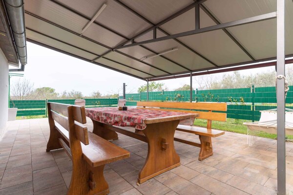 Ferienhaus Mit Terrasse Und Whirlpool - Vrsar
