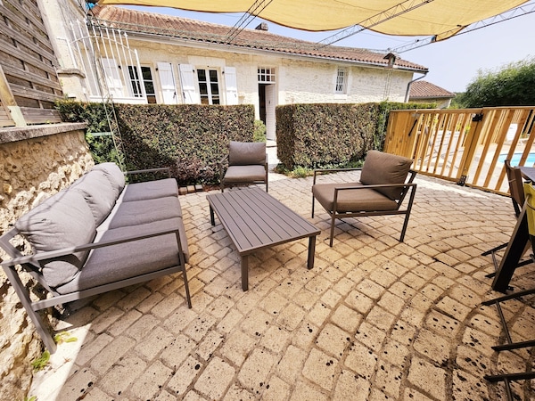 Gîte Avec Piscine Le Creux Du Loup - Jardins du logis de Forge