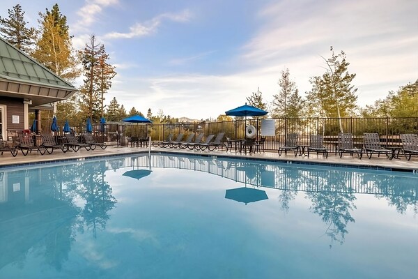 Unplug And Reconnect In South Lake Tahoe! Kitchenette, Swimming Pool! - South Lake Tahoe, CA