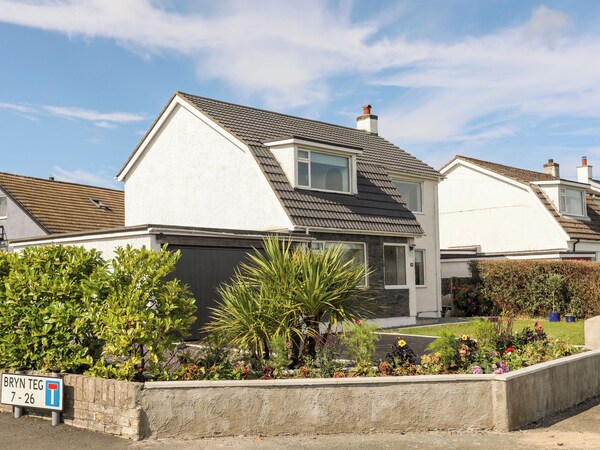Dolwyn, Pet Friendly, Character Holiday Cottage In Llandegfan - Bangor