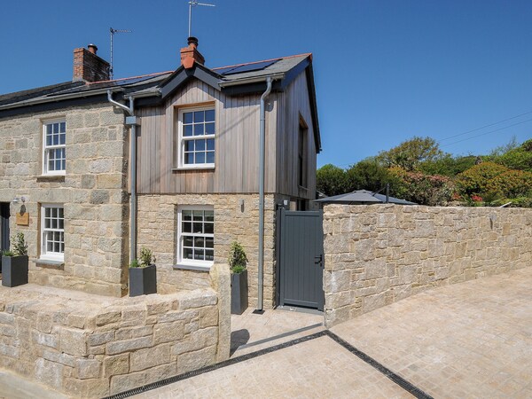 Stargazy Cottage, Family Friendly, With Hot Tub In Praa Sands - Hayle
