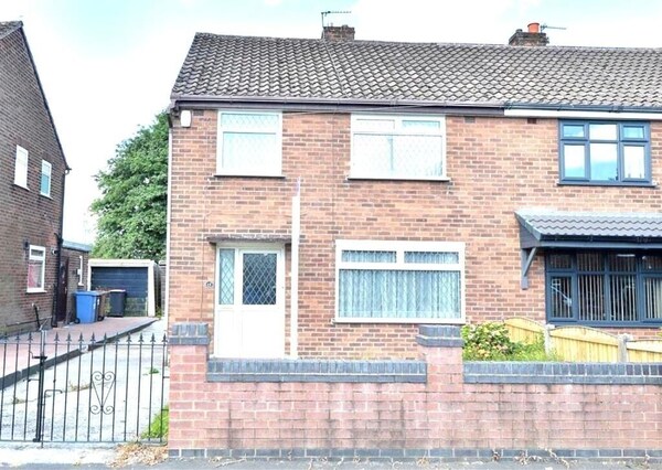 Whole House, 3 Bedrooms, Sleeps 5 People - Altrincham