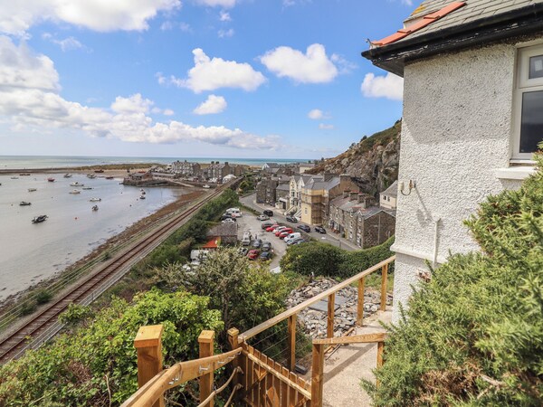 Windycroft, Pet Friendly, Character Holiday Cottage In Barmouth - Barmouth