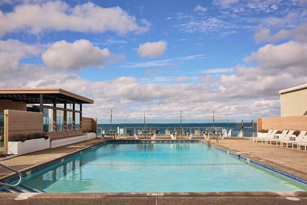 Perfect Spot For Soaking Up Some Sun & Sightseeing! 4 Spacious Units! Pools! - Massachusetts