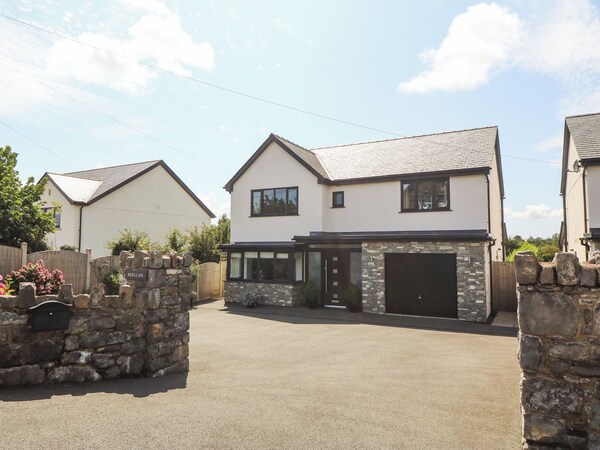 Berllan, Family Friendly, Luxury Holiday Cottage In Benllech - Benllech