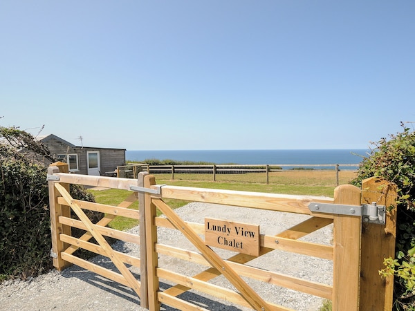 Lundy View Chalet, Pet Friendly, With Hot Tub In Widemouth Bay - Cornwall