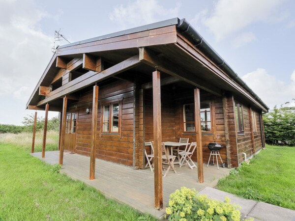 Curlew Lodge, Pet Friendly, With Open Fire In Southerness - Caerlaverock Castle