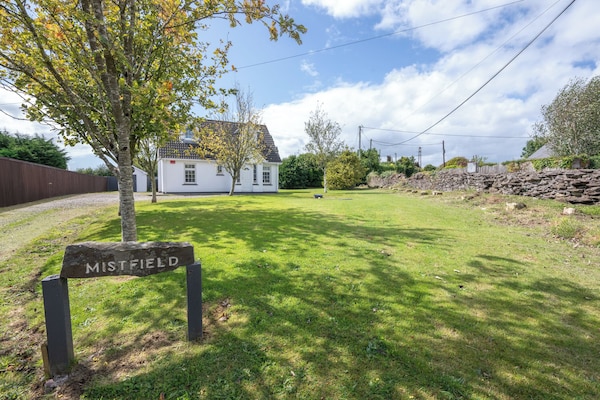 Beautiful Private House. 10 Mins Drive To City Centre & Blarney Castle. - Cork