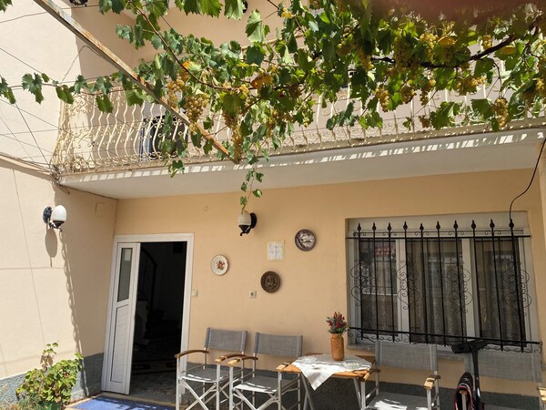 3 Bedroom V  With Private Garage In The Center Of Korça City With Wifi, Ac - Korçë